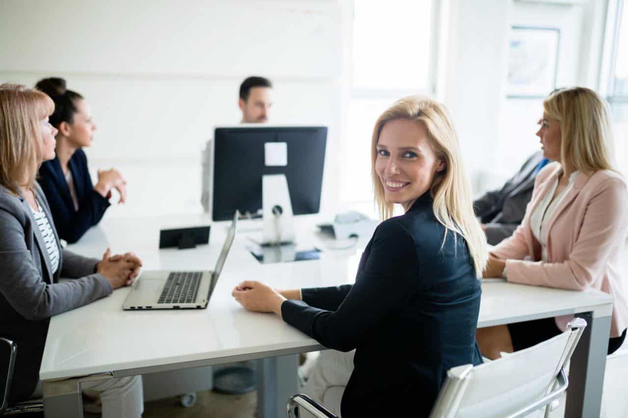 Resume For A Sales Associate | How To Write It Step By Step